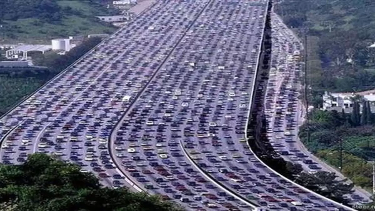 The longest traffic jam in the world stretched over 100 kms; what happened to commuters who were ...